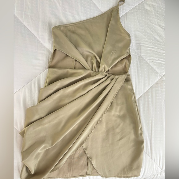 PrettyLittleThing | Dresses | Pretty Little Thing Stain Mini Dress ...